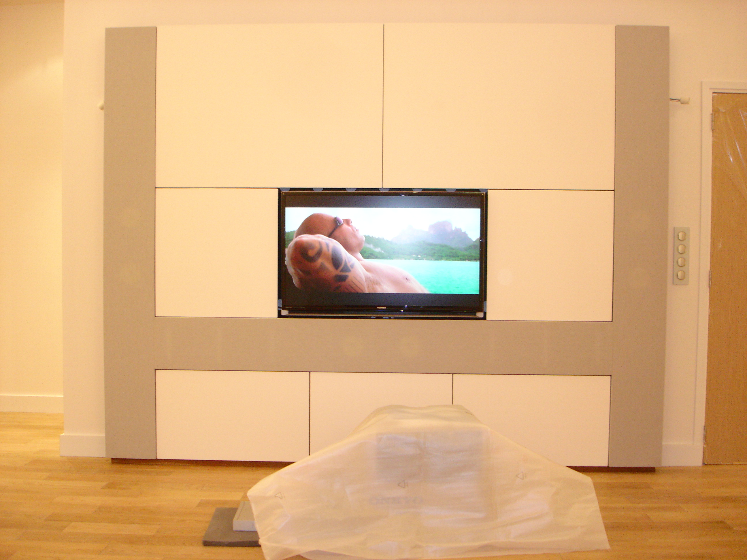 Mur sonore dans un appartement hausmannien - Voir et Émouvoir